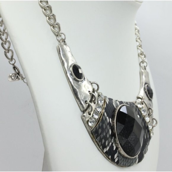Yousi | Jewelry | Yousi Vintage Statement Bib Necklace Black Animal ...